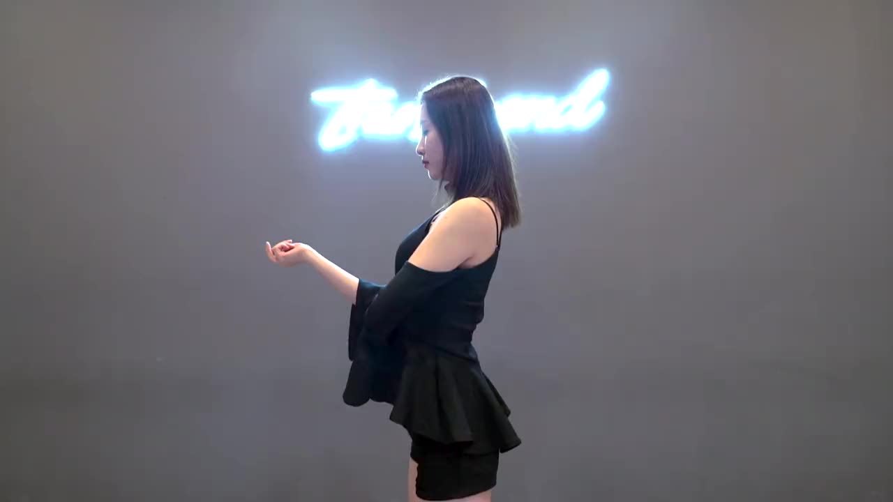 经典舞蹈《Alone》适合女生表演哟alone经典舞蹈