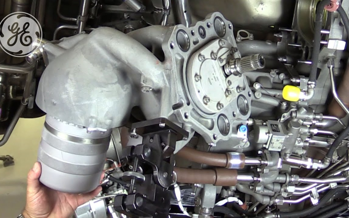 飞机维修航空维护燃油泵拆卸和安装