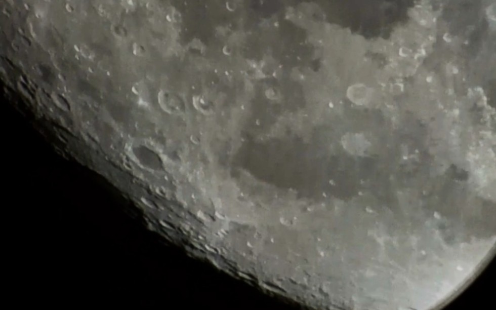 记录使用信达小黑天文望远镜观察月球和木星的效果