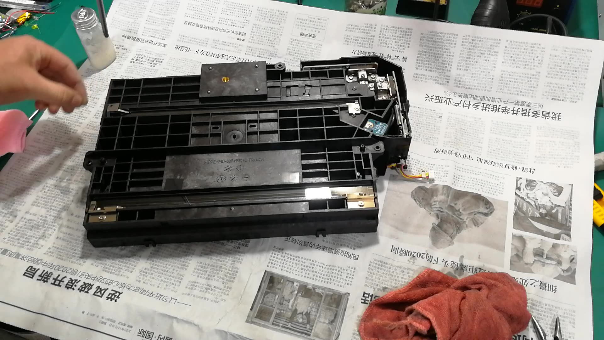 施乐7600打印复印都不清楚!只要把这个配件的玻璃条清洁就能完美解决
