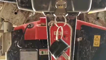 中力3代小金刚电动叉车维修