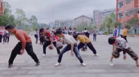 小学生体育课篮球训练,简直不要太帅了!