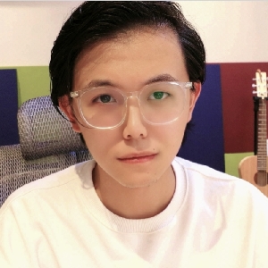 柏大官人丶 