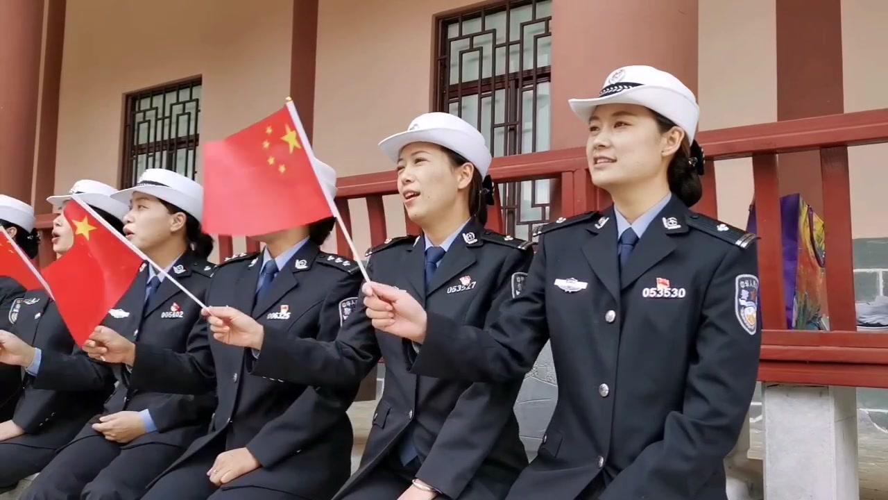 #我和我的祖国 文山最美女交警@抖音小助手 @云南警方 @视听文山
