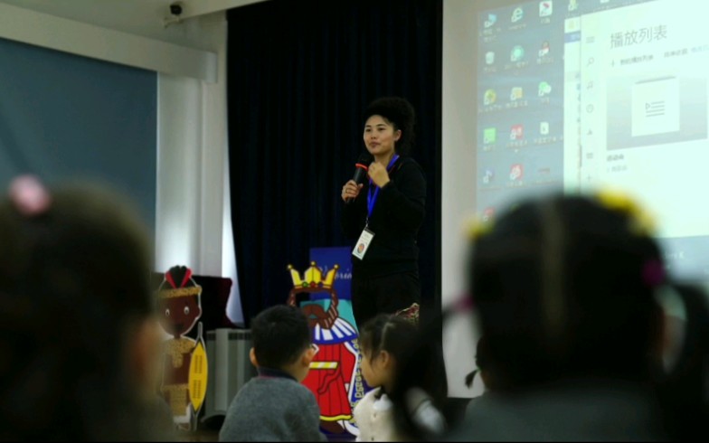 太可爱了!“囡囡洋泾浜”第一次进课堂,带着3个沪语小游戏来到了...