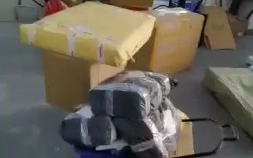 国际快递中计费重为什么要以体积重和实重相比较取大值?