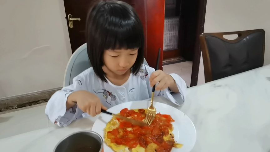 早上我想让她做个鸡蛋番茄汉堡,她偏要鸡蛋番茄披萨。我有我清单