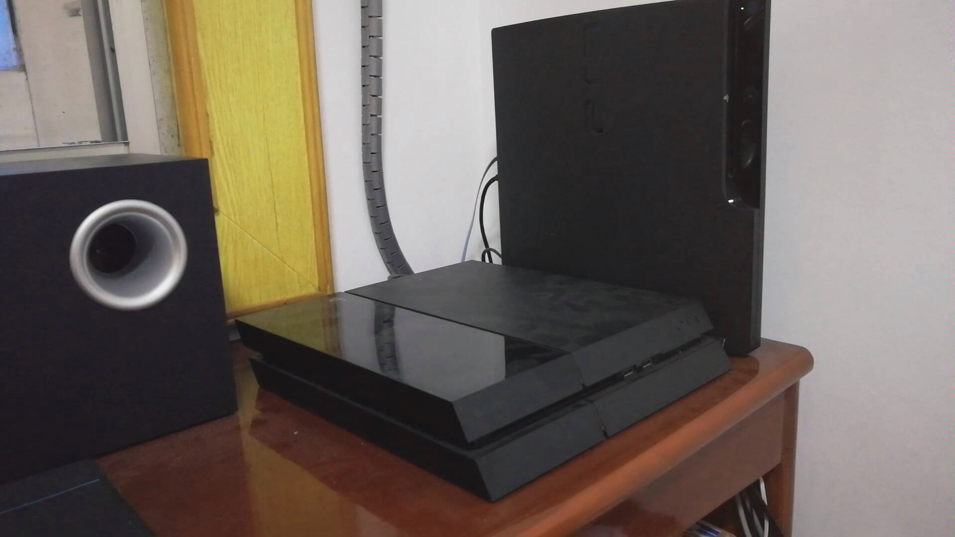 把PS4光盘放进PS3,PS3光盘放进PS4,会发生什么呢?