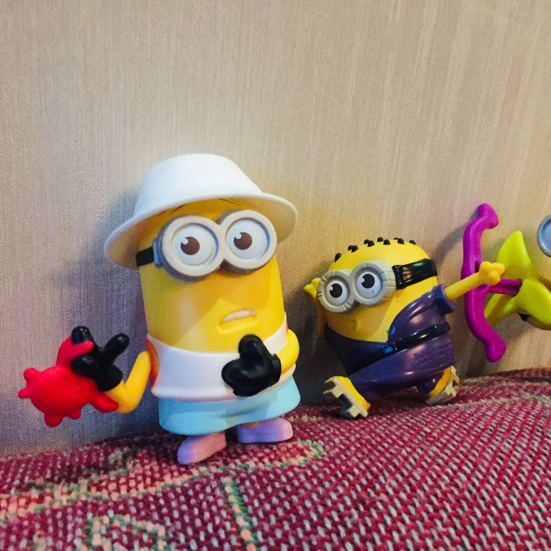 奥特曼亲小怪兽 