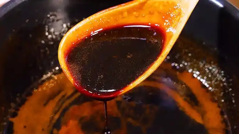 在家手工自制秋梨膏,10斤梨熬煮不到1斤,大家觉得划算吗?