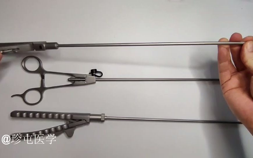 V型持针器 VS O型持针器 VS 强生款持针器