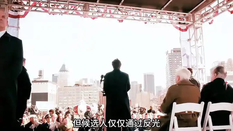 男人竞选美国总统,不料演讲时遭遇刺杀