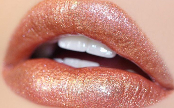 如何用天然的方法给唇部去死皮