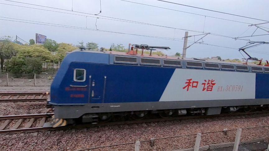 成都开往天津的火车K258次经过,全程2478公里,历时39小时15分