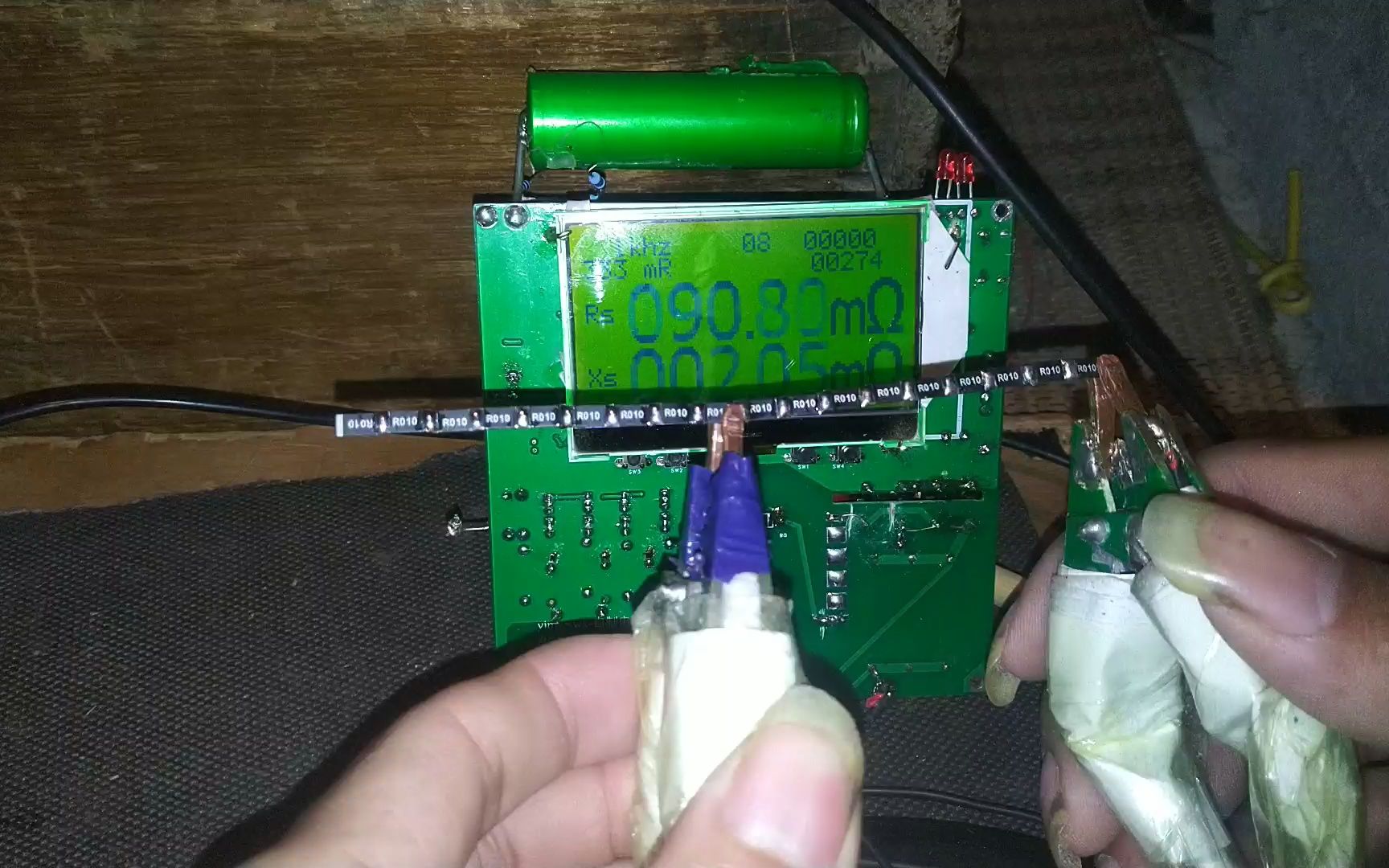 自制的电池内阻仪总算马马虎虎能用了