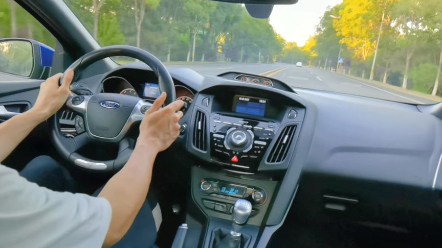 手动挡谁都会开,但大多都是只会加档不会减档