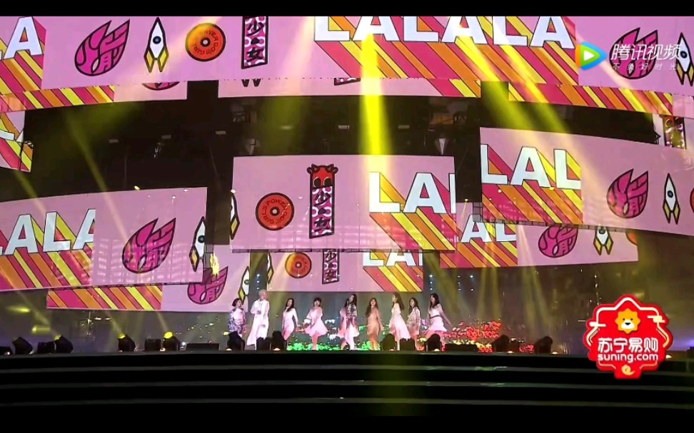 2019星光大赏火箭少女101、R1SE同台表演