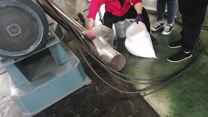 气流冲击磨 超微粉碎机 氟化铝超细粉碎1000目左右 山东摩克立