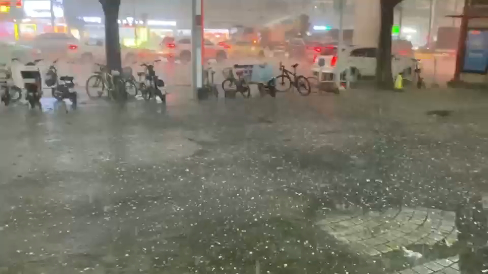 广州下冰雹了,大家出门注意安全#广州冰雹