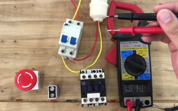 电工知识:万用表的使用方法,各档位功能演示