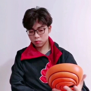 小小段砸 