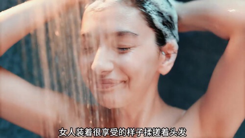 女在拍广告时竟意外穿越到平行世界