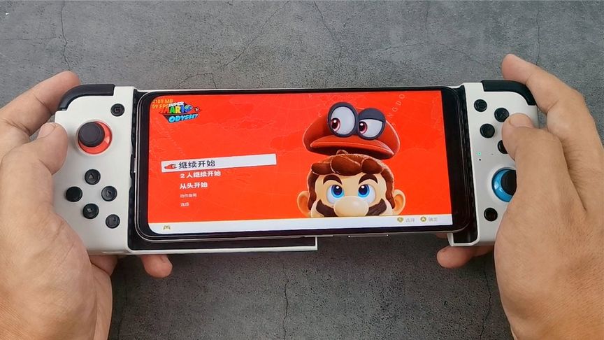 熊小白玩数码:测试一下天玑1000+手机,小鸡X2手柄玩蛋蛋模拟器