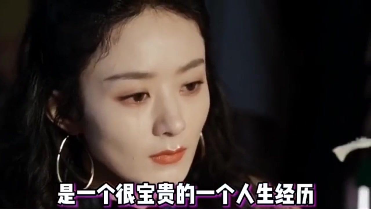 赵丽颖穿短裙出席活动,不料乘电梯不慎露底裤,下秒暴露裙里风光
