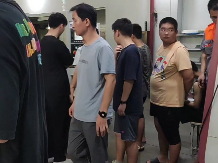 加工中心操作和手工编程学员实习种#学什么技术好找工作 #学数控 #...