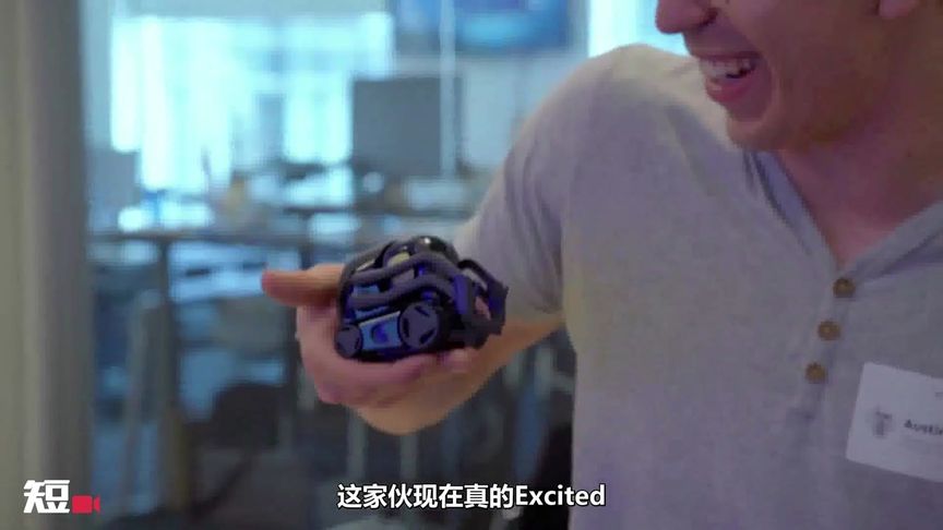 史上最酷的小机器人-Vectorc宠物化人工智能机器人