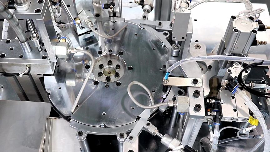 开个气缸动作的广泛应用#抖音小助手 #气缸 #挑战全网最能装