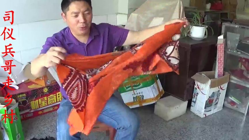 兵哥收到从内蒙古寄来的快递,看到里面的信才知道是她,好感动