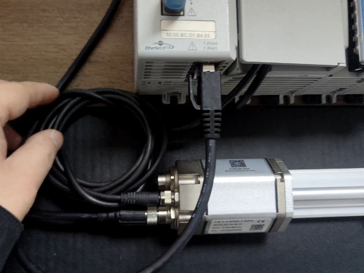 AB(罗克韦尔)PLC连接EthernetIP位移传感器