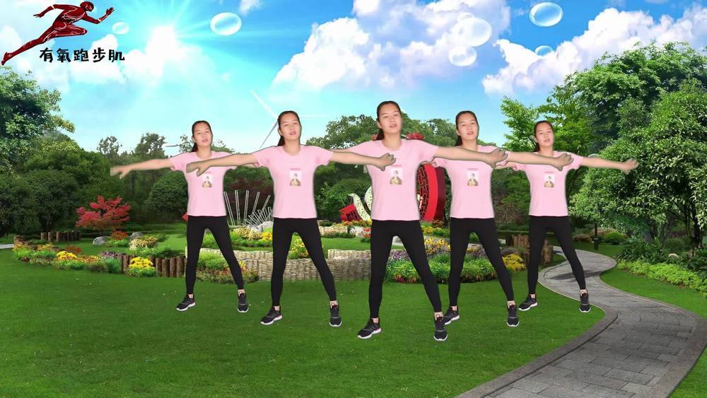 广场舞来袭,动作简单,舞蹈真好看!