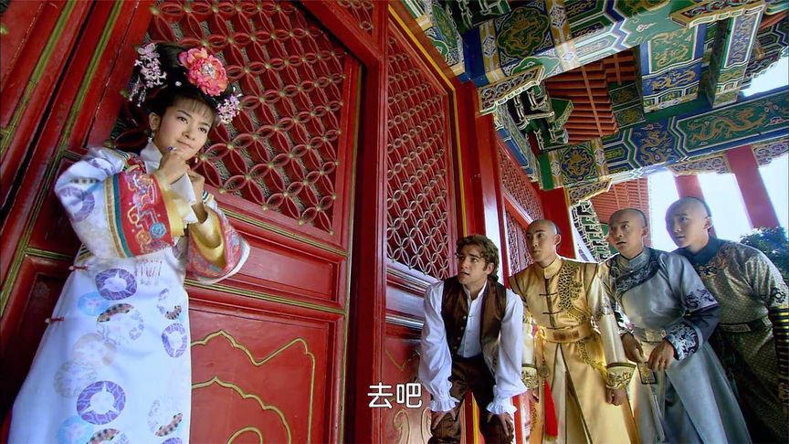 新还珠格格:皇上听力真好,知道小燕子在门口,还说她是大老鼠!