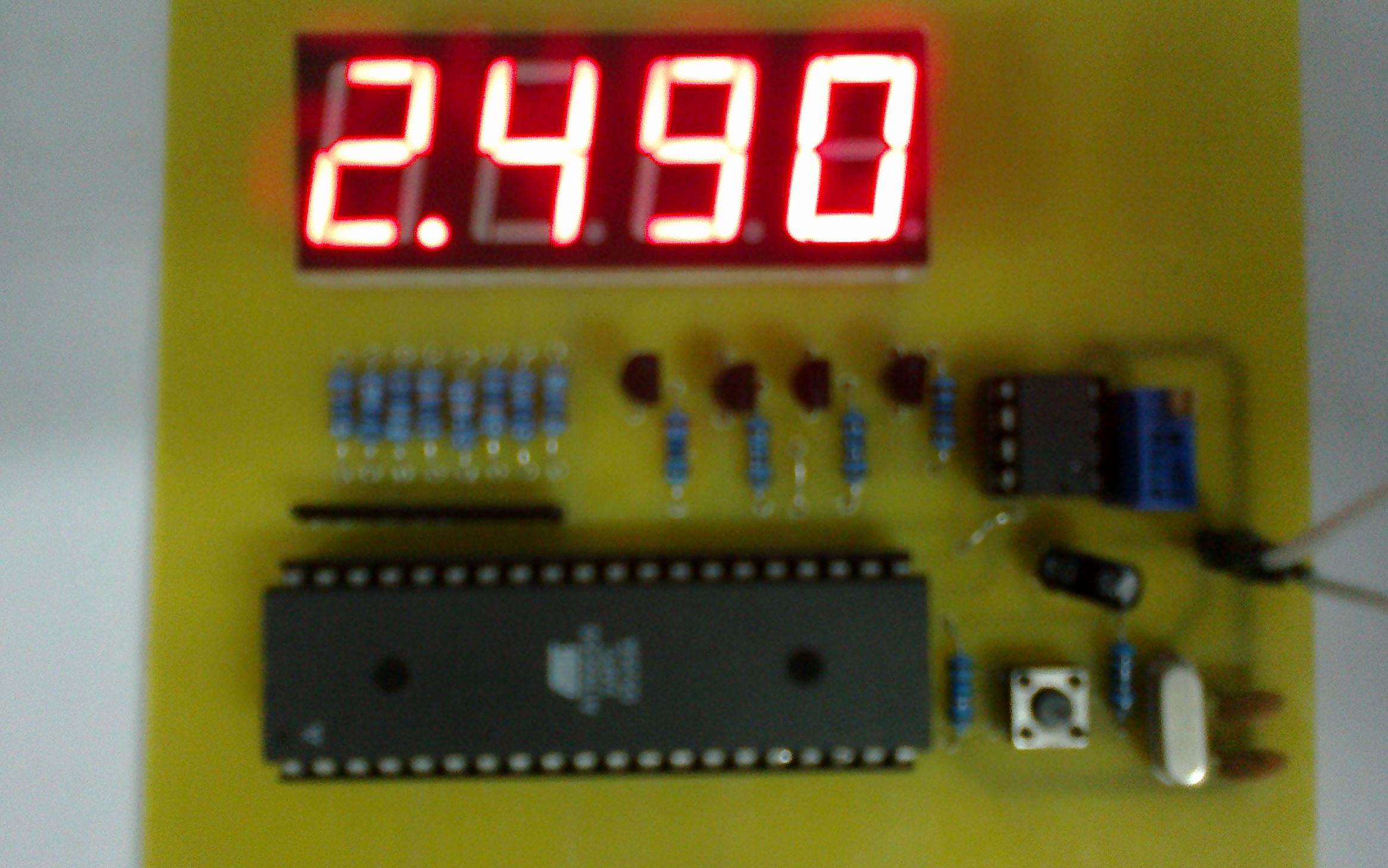 【009】【51单片机】【AD转换电压表】基于51单片机的ADC0832...