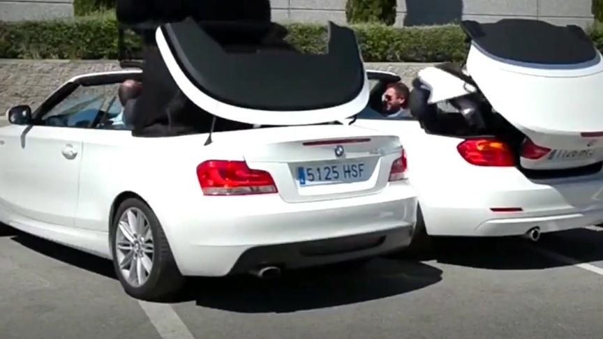 宝马的软顶敞篷和硬顶有什么差别,两辆车同时变形后你就知道了