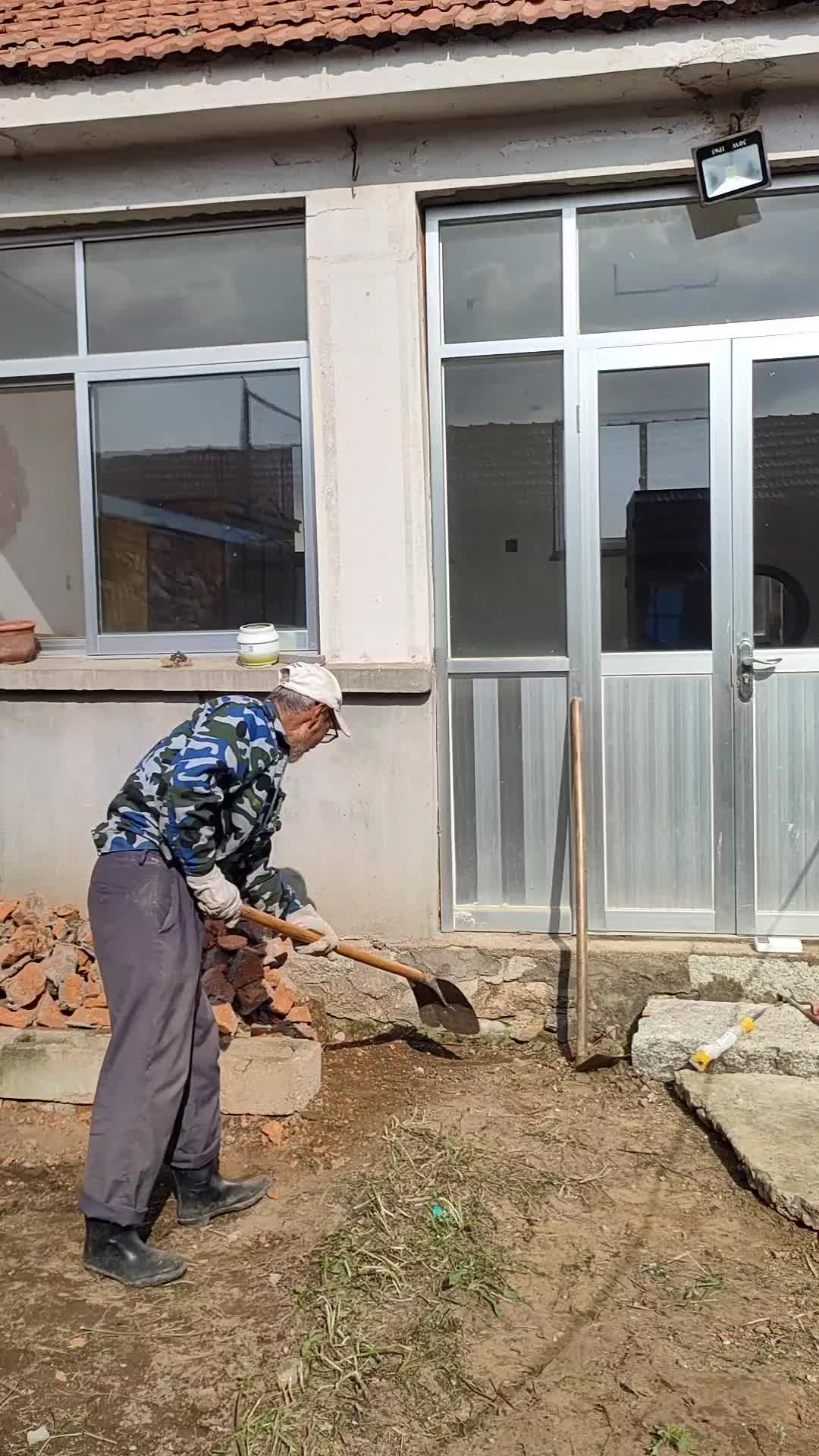 #乡村振兴dou行动 #抖音新农人 #宣传正能量 自己动手,慢慢改造