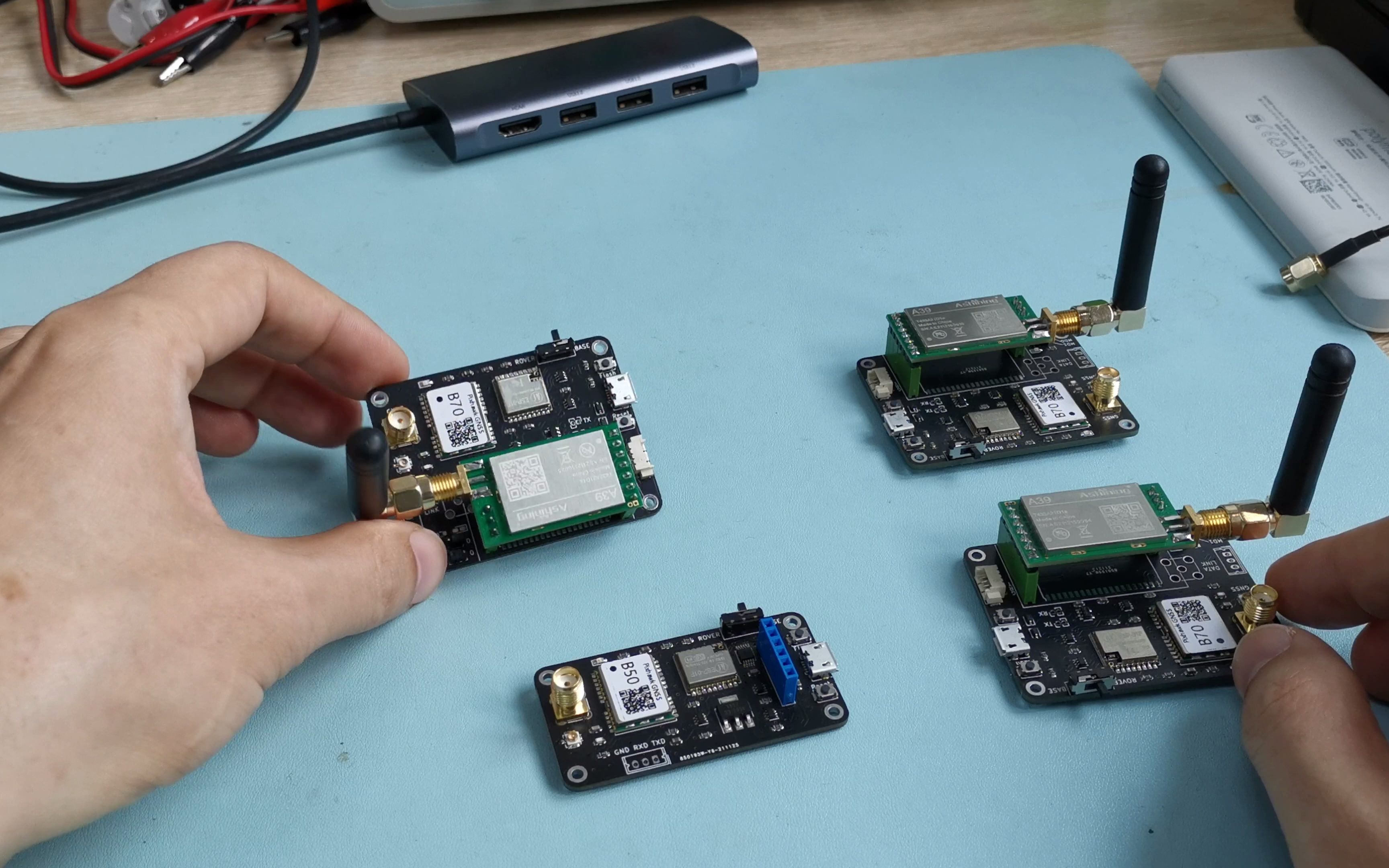 Pixhawk飞控 B70自带数传 自建基站+双移动站 双频RTK 厘米级精确定位
