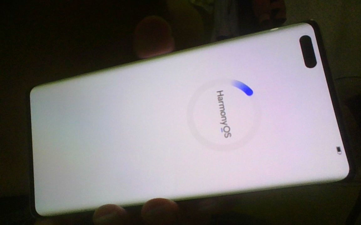 沙雕鸿蒙,使用eRecovery模式升级系统就死机了。一直卡在这个界面,...