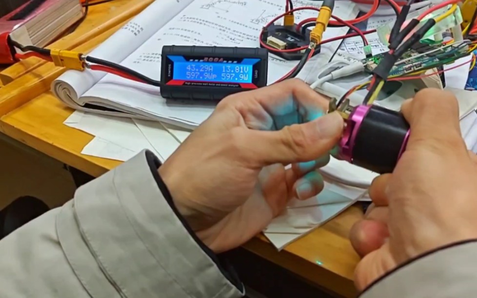 做了个大功率foc,终于轮到我烧电机了!