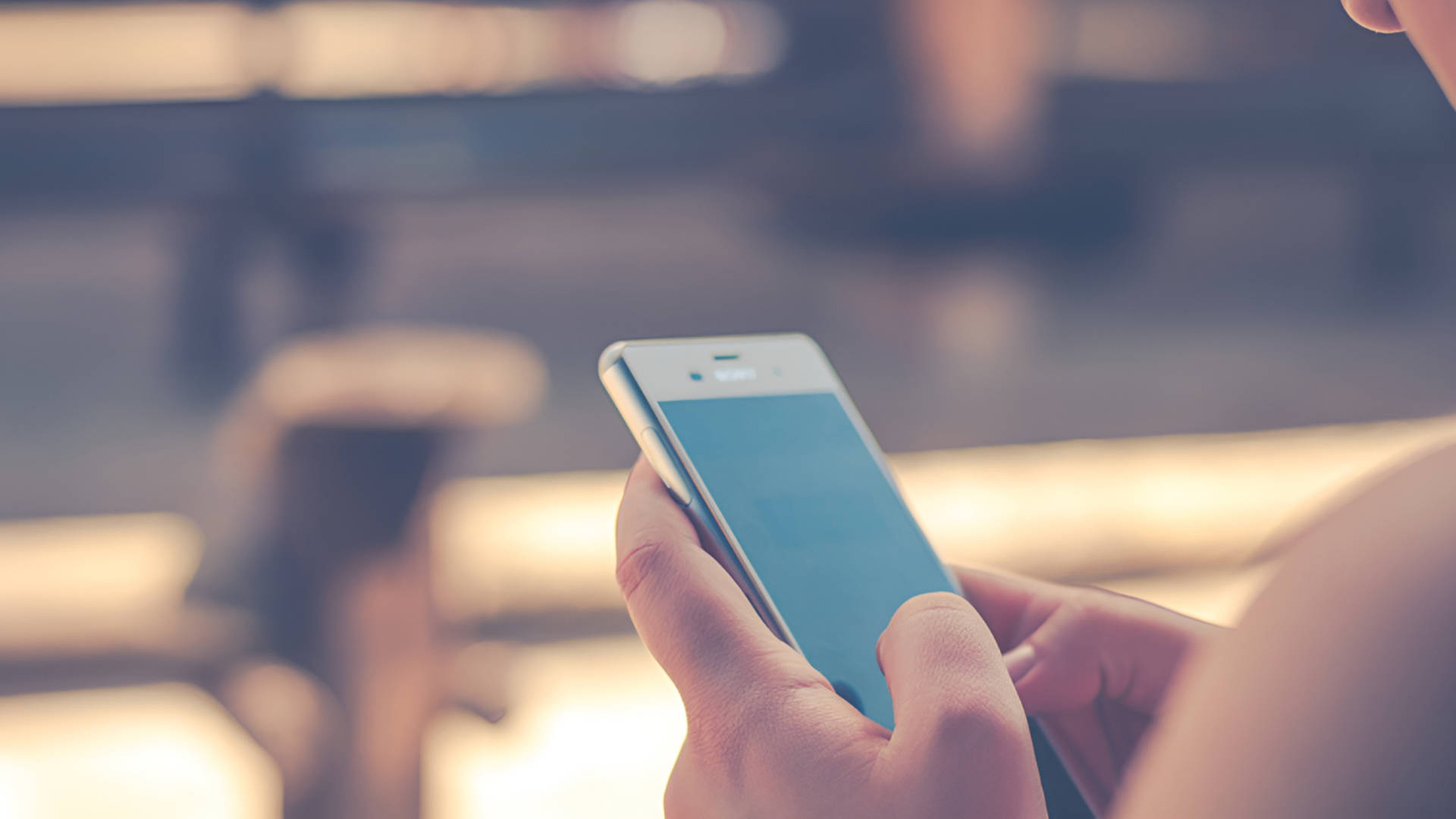 "女教师在3人微信群聊八卦被拘",起诉要求撤销处罚,庭审还原谣言传播...