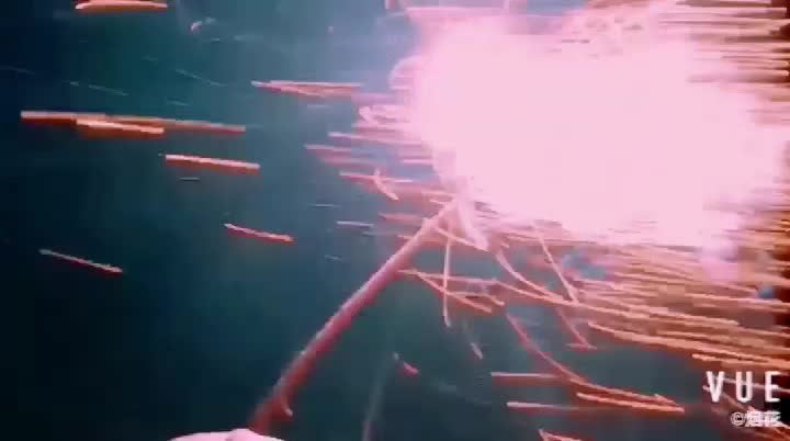 玩这东西,羽绒服和羊毛衫各烧一个洞