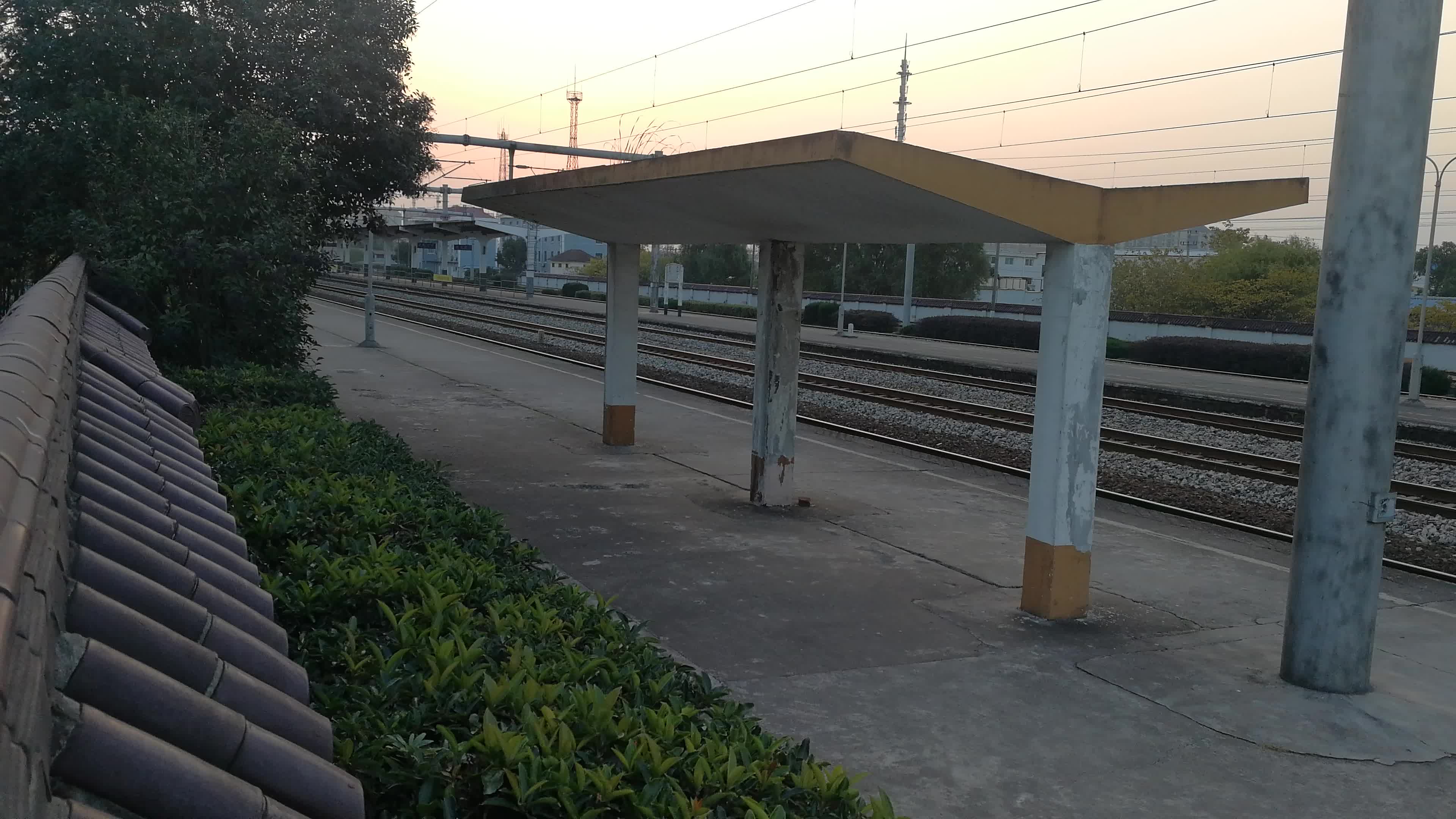 【火车】快刷完的K48次 上局徐段HXD1D-0282牵引快速通过松江火车...