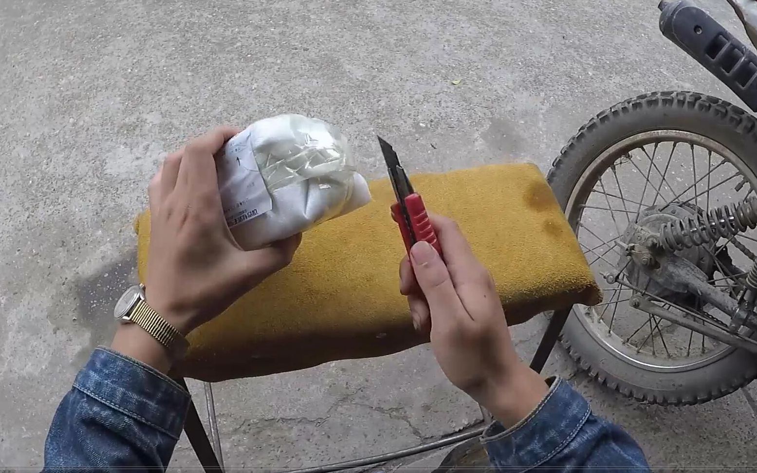 [复古摩托车]80年代老物开箱-嘉陵50款里程表开箱&装车