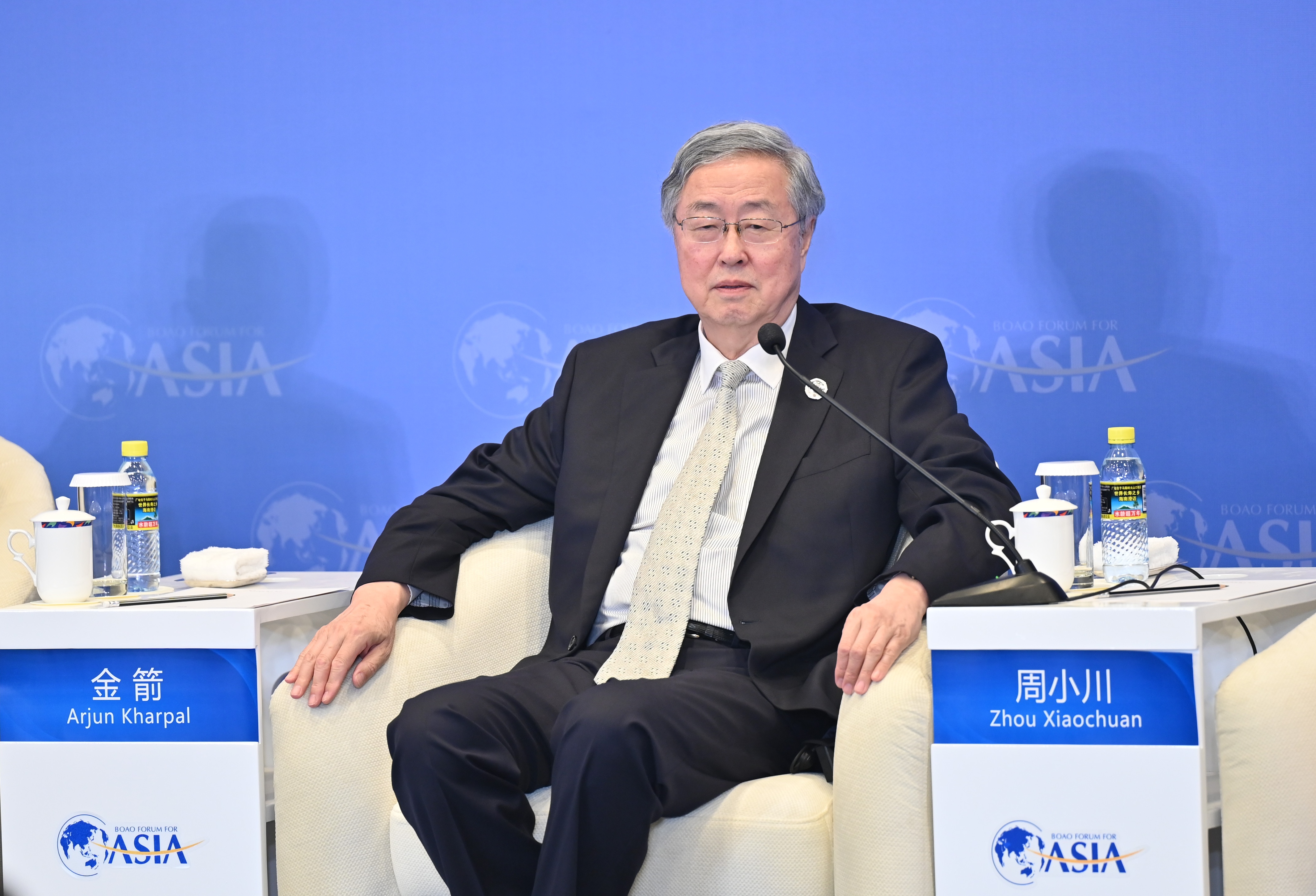 周小川谈比特币:不管数字货币还是数字资产,都要为实体服务