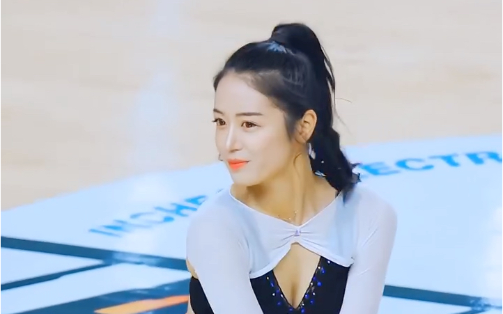 韩国啦啦队美女,微胖丰满小姐姐,年少不知微胖好啊!性感迷人魅力无限