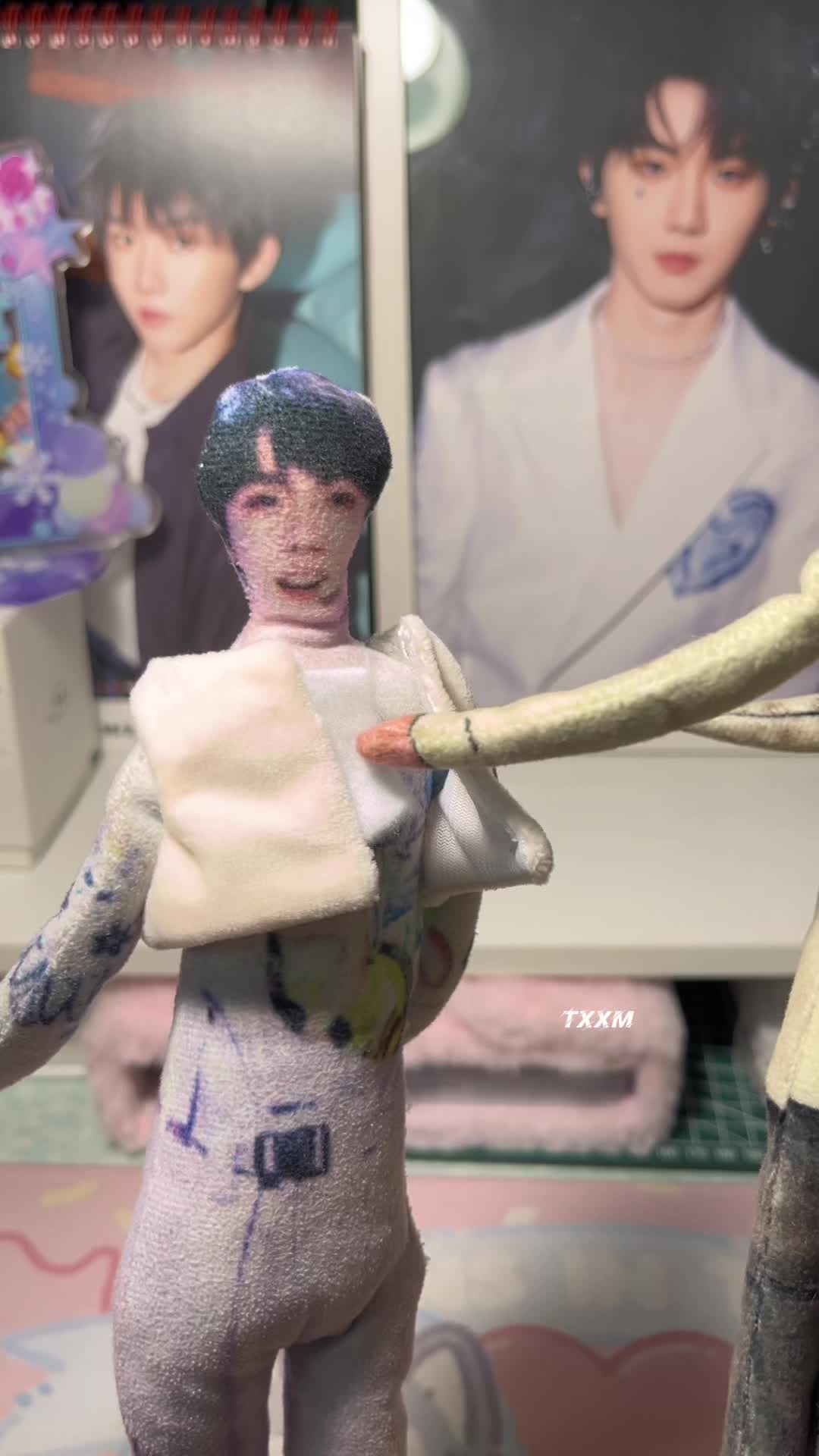 脆侯爷为您刮痧 #马嘉祺 #宋亚轩 #逐玉刮痧 #老鼠干玩偶 #翻拍