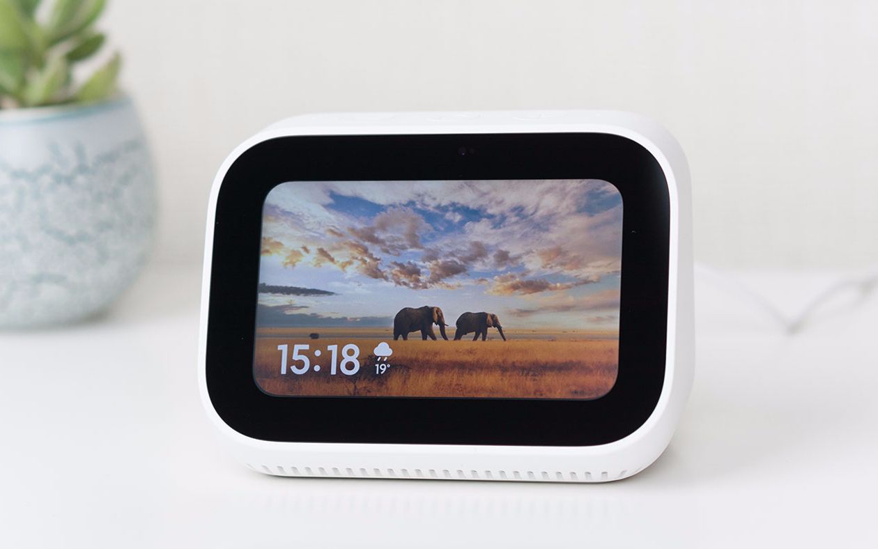 小爱触屏音箱开箱:有屏幕更方便/就是“耳朵”不灵敏