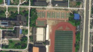 你能看出这是哪个学校的操场?